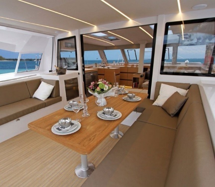 Ficha técnica Nautitech 46 Fly | SamBoat